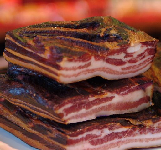 Geräucherter Speck vom Bauch